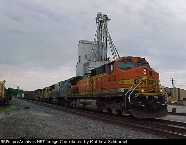 BNSF 4403